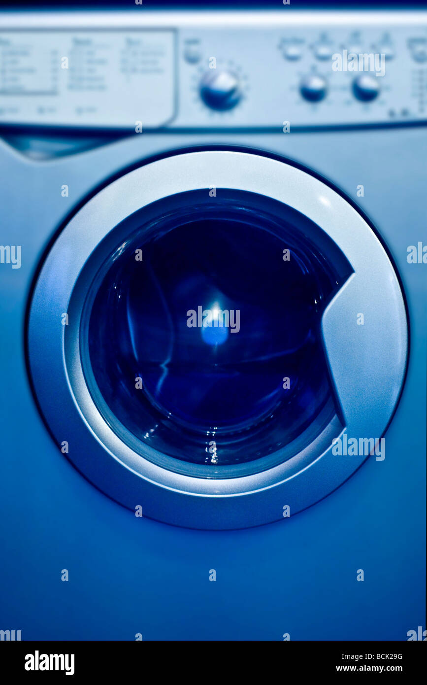 Steel washing machines hi-res stock photography and images - Alamy