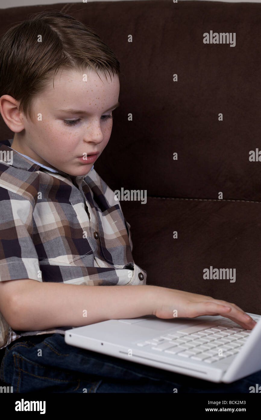 10 year old laptop hi-res stock photography and images - Alamy