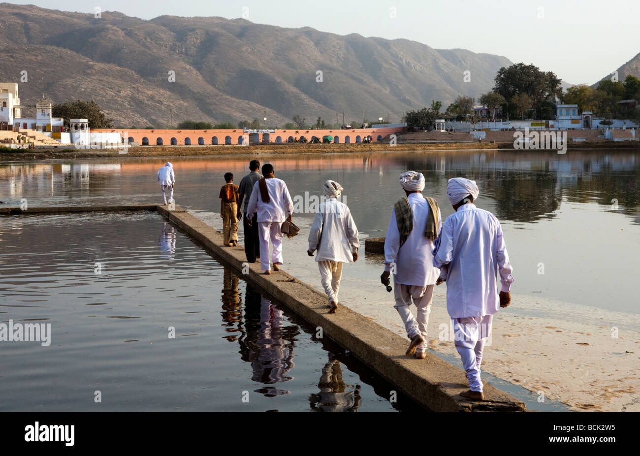 Indian men bathing hi-res stock photography and images - Alamy