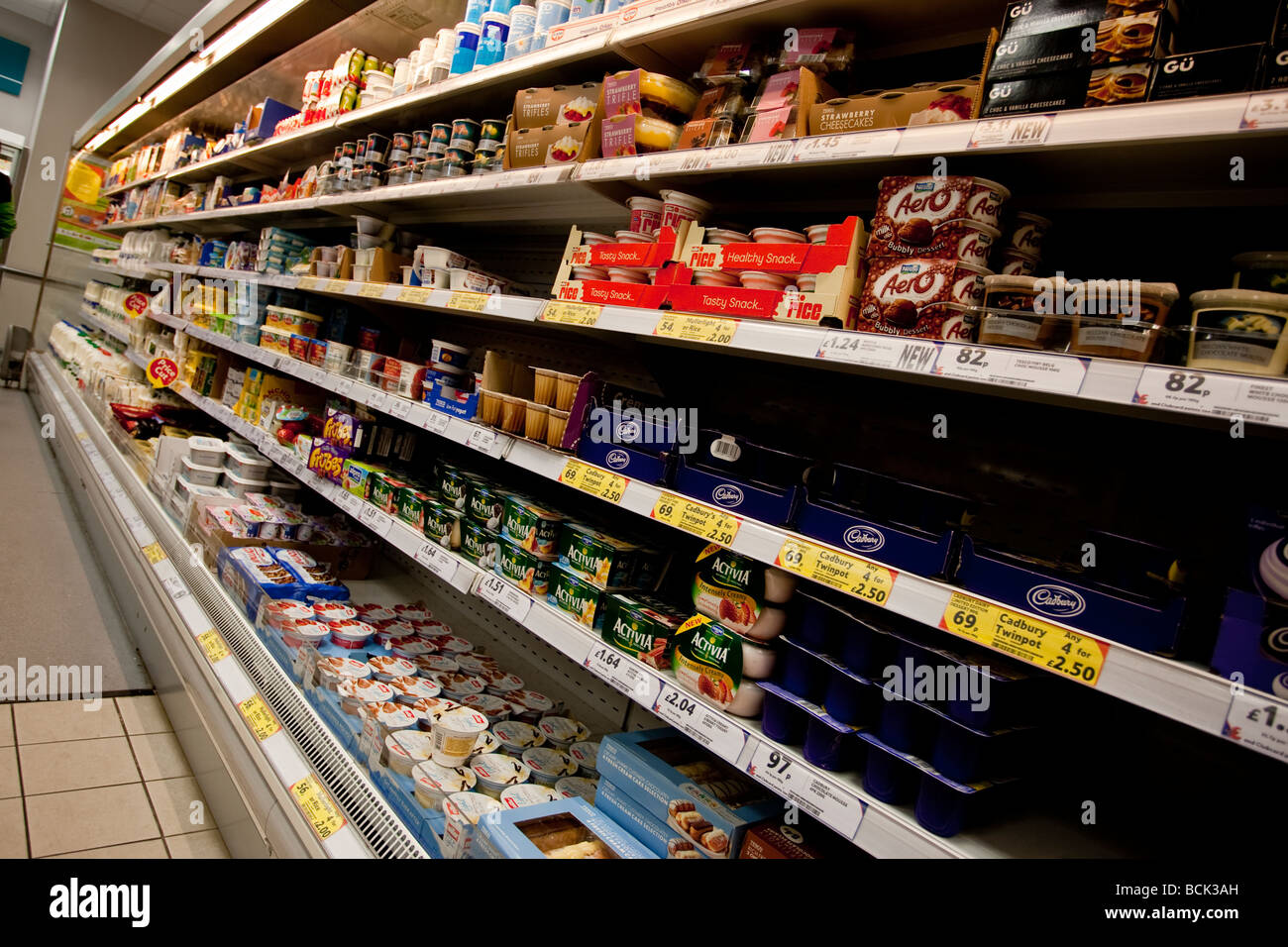 Supermarket shelf of food Stock Photo - Alamy