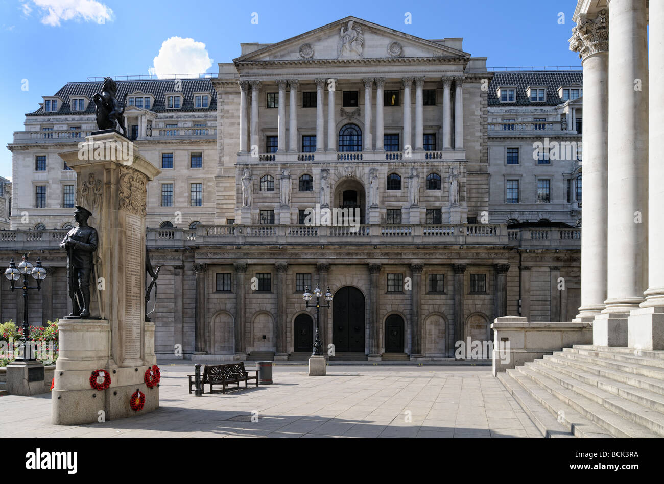The bank of england facade hi-res stock photography and images - Alamy