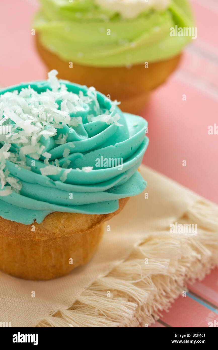 Close-up cupcakes with frosting and sprinkles Stock Photo - Alamy