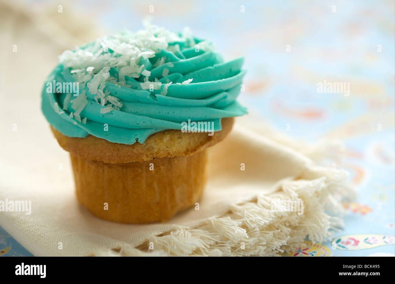 Close-up cupcakes with frosting and sprinkles Stock Photo - Alamy