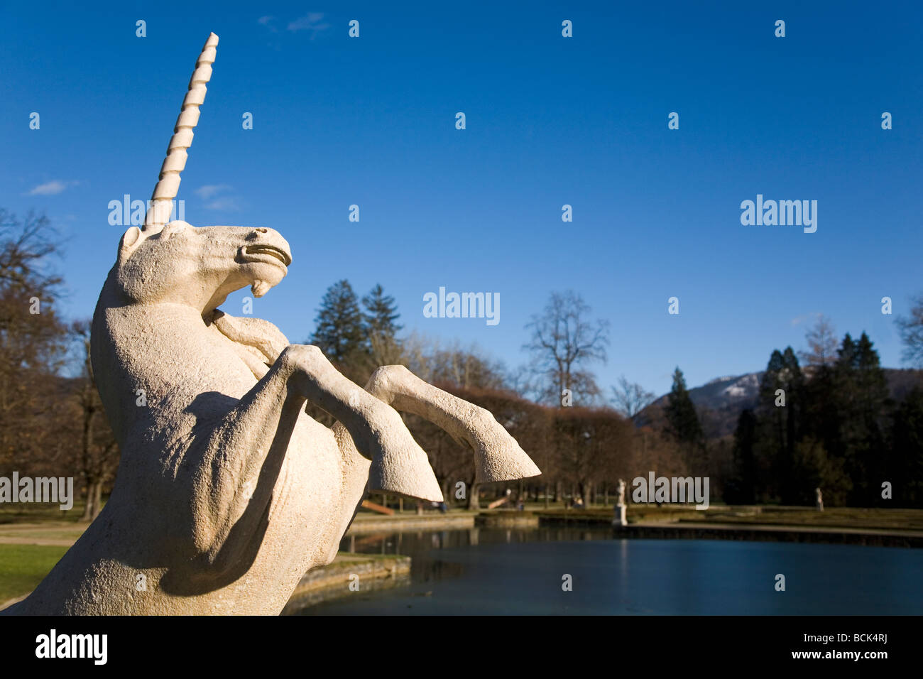 Statue of unicorn hi-res stock photography and images - Alamy