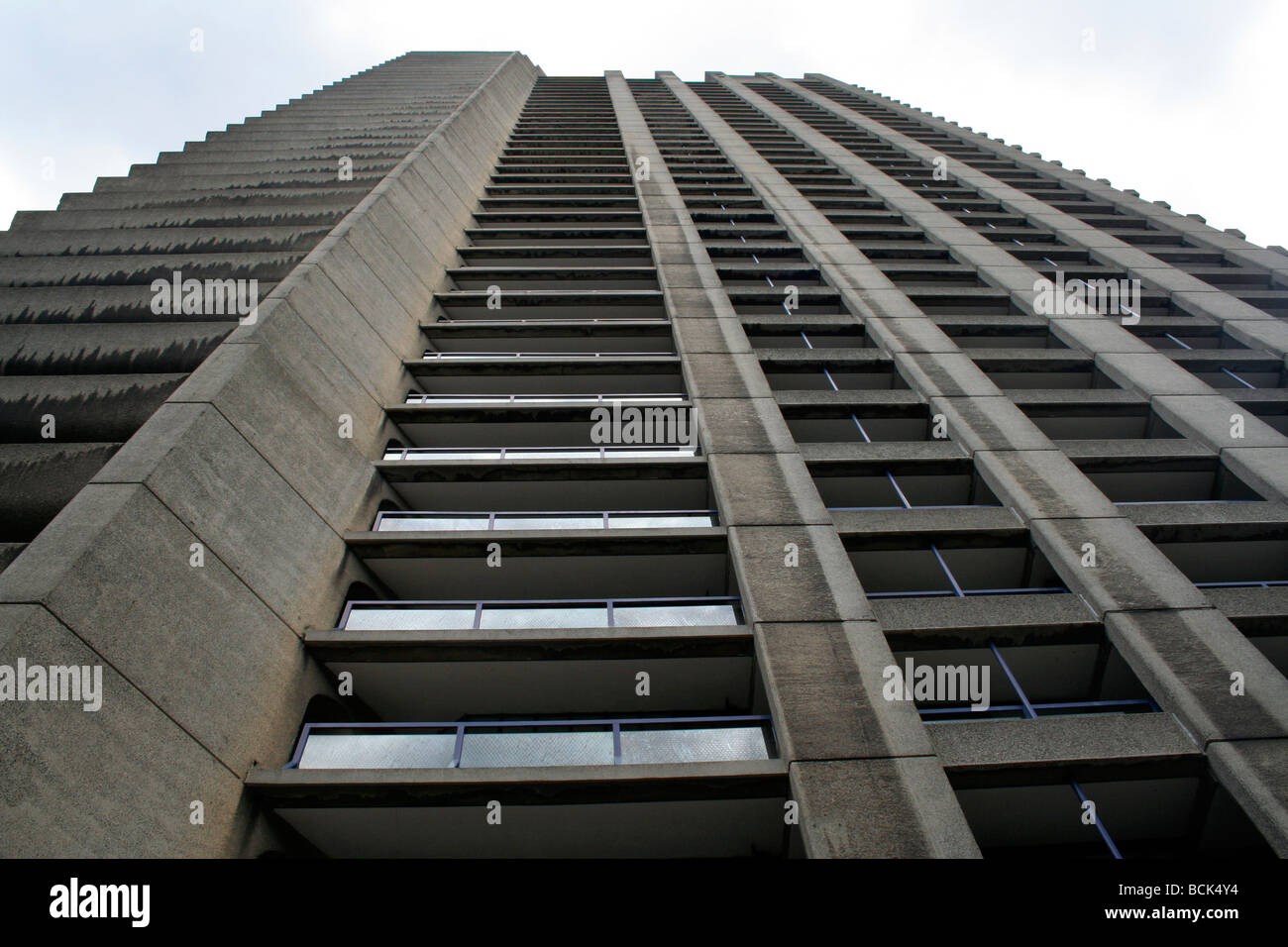 Cromwell tower of london hi-res stock photography and images - Alamy