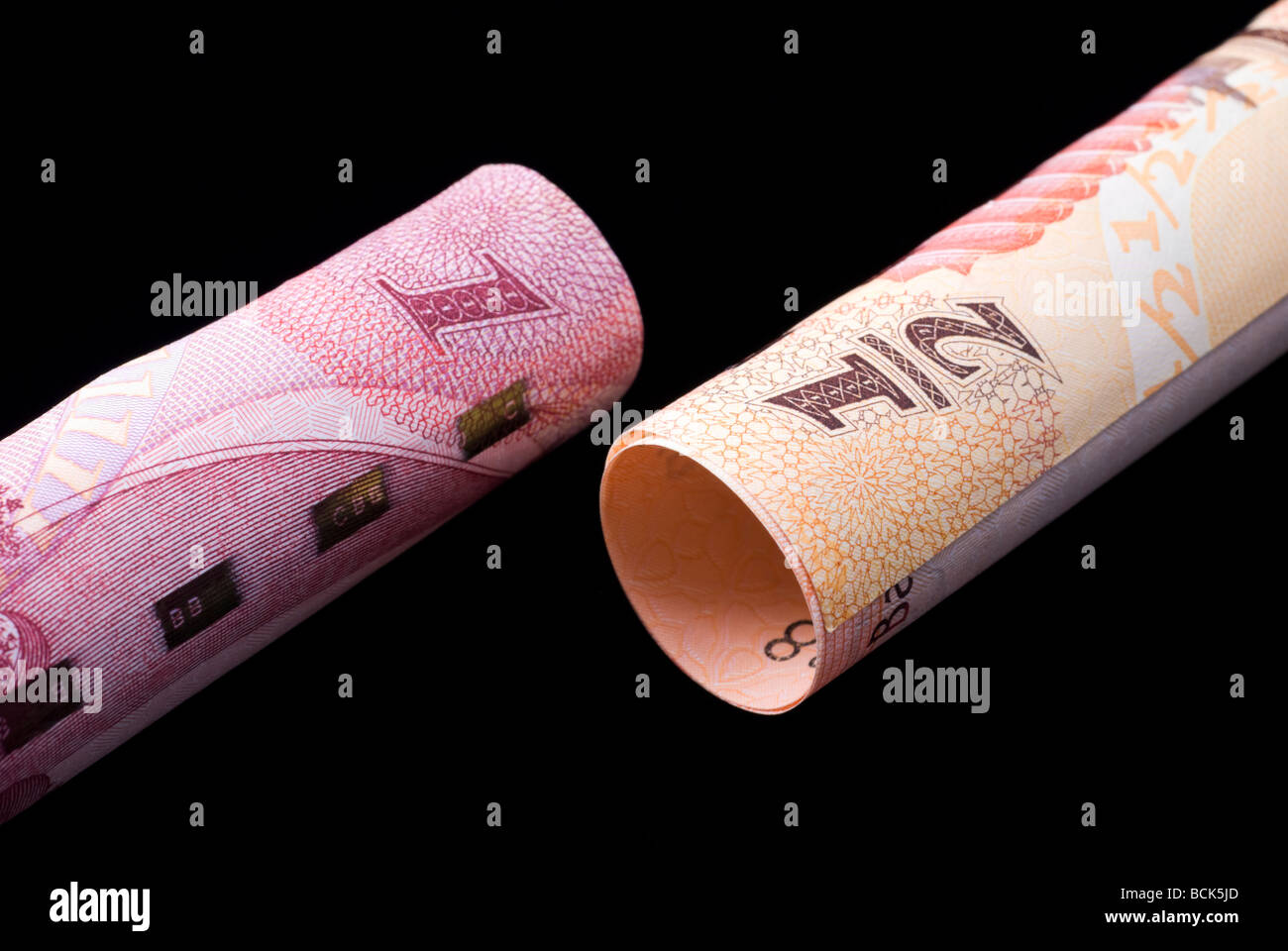 Kingdom of Bahrain Dinar currency banknote roll Stock Photo - Alamy