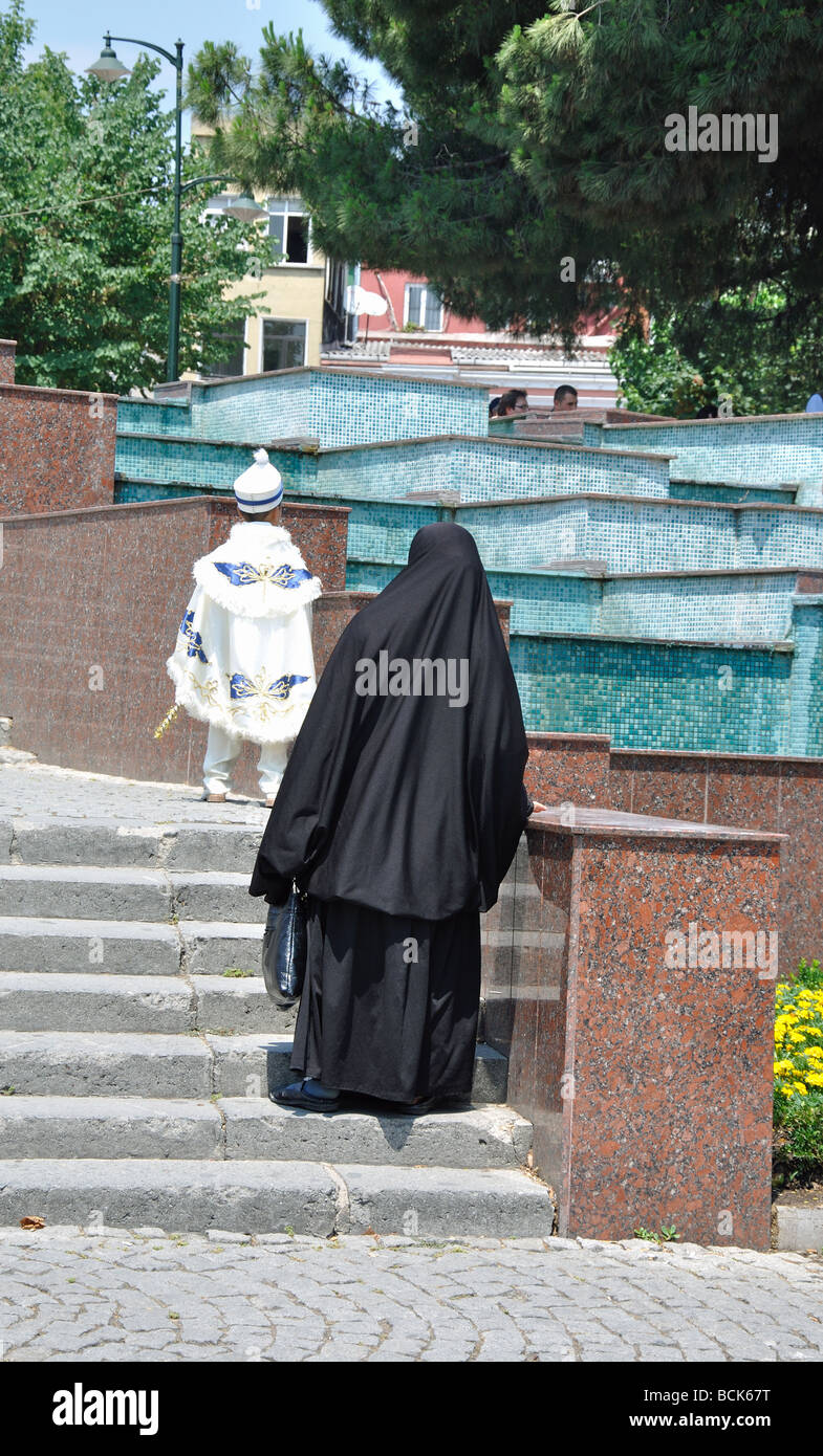 Muslim burka hi-res stock photography and images - Alamy