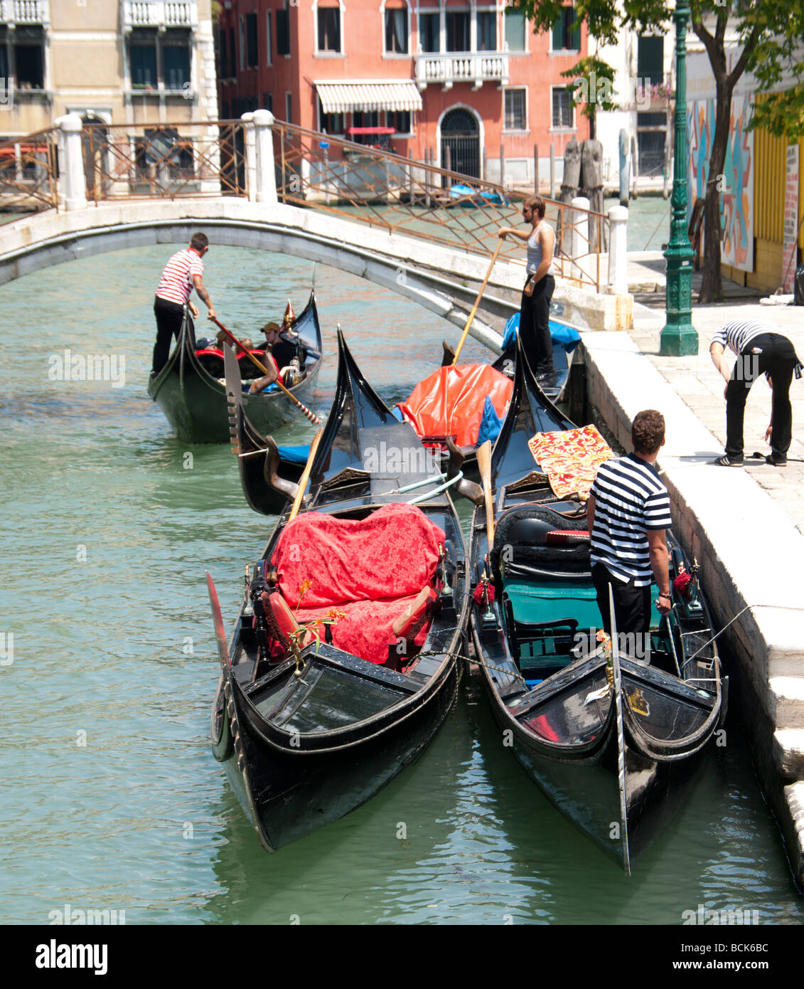 Venice - gondoliers in Dorsoduro Stock Photo - Alamy