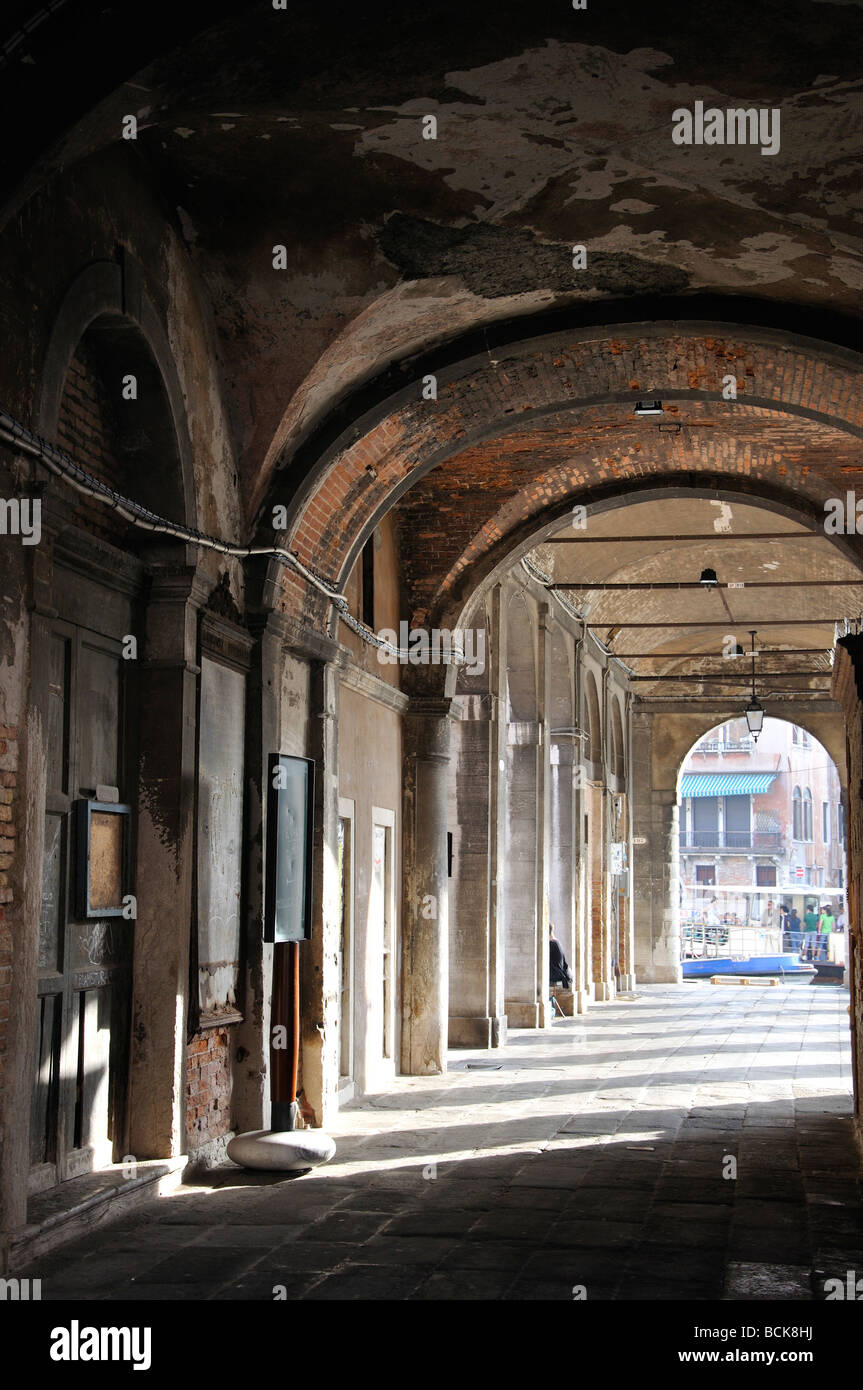 Arcade italia hi-res stock photography and images - Alamy