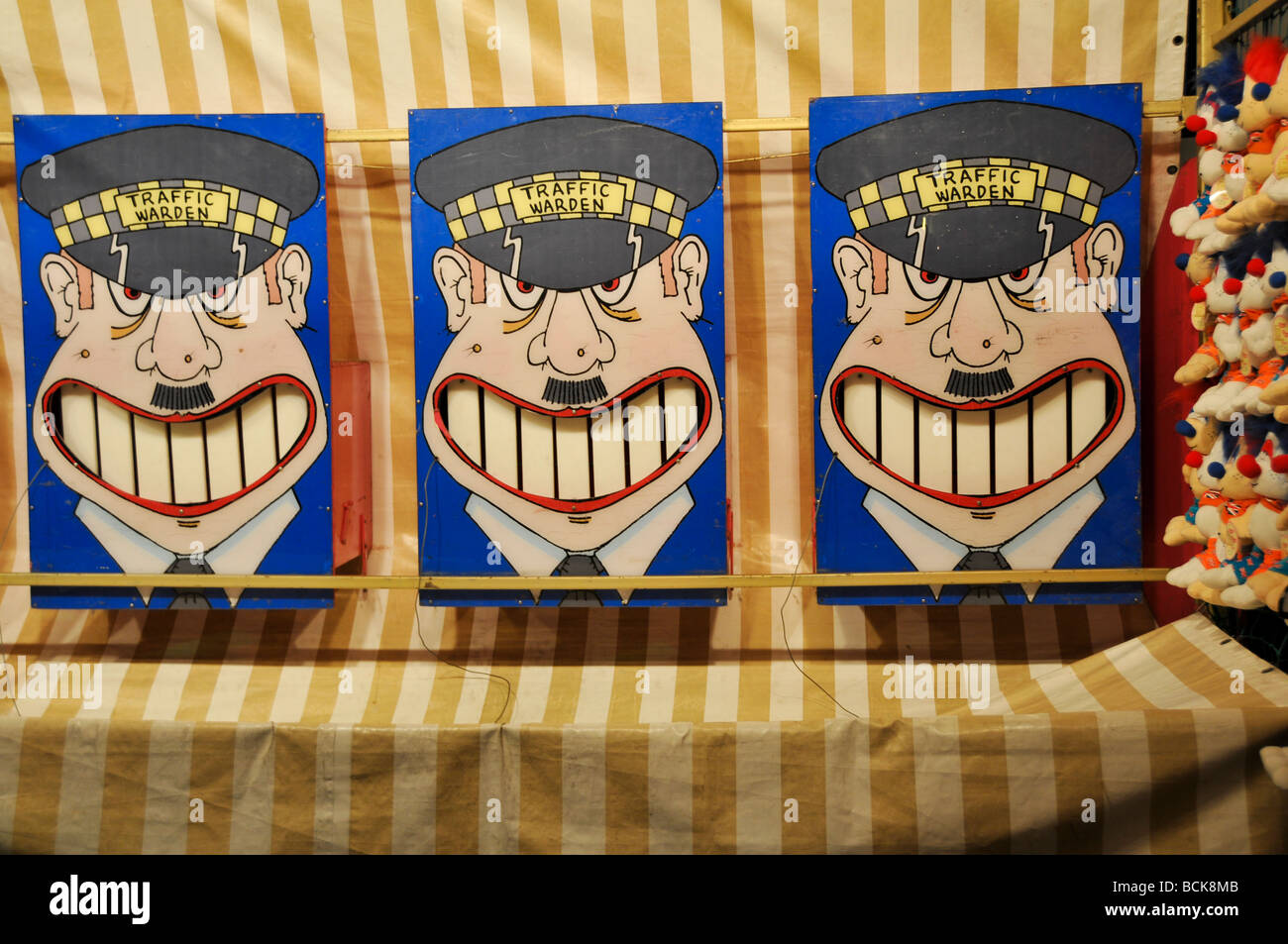 Rifle shooting targets at fair ground Stock Photo - Alamy