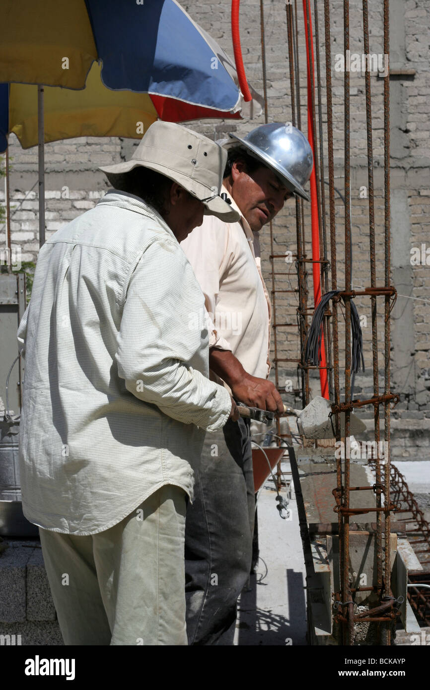 Poor workers house construction hi-res stock photography and images - Alamy