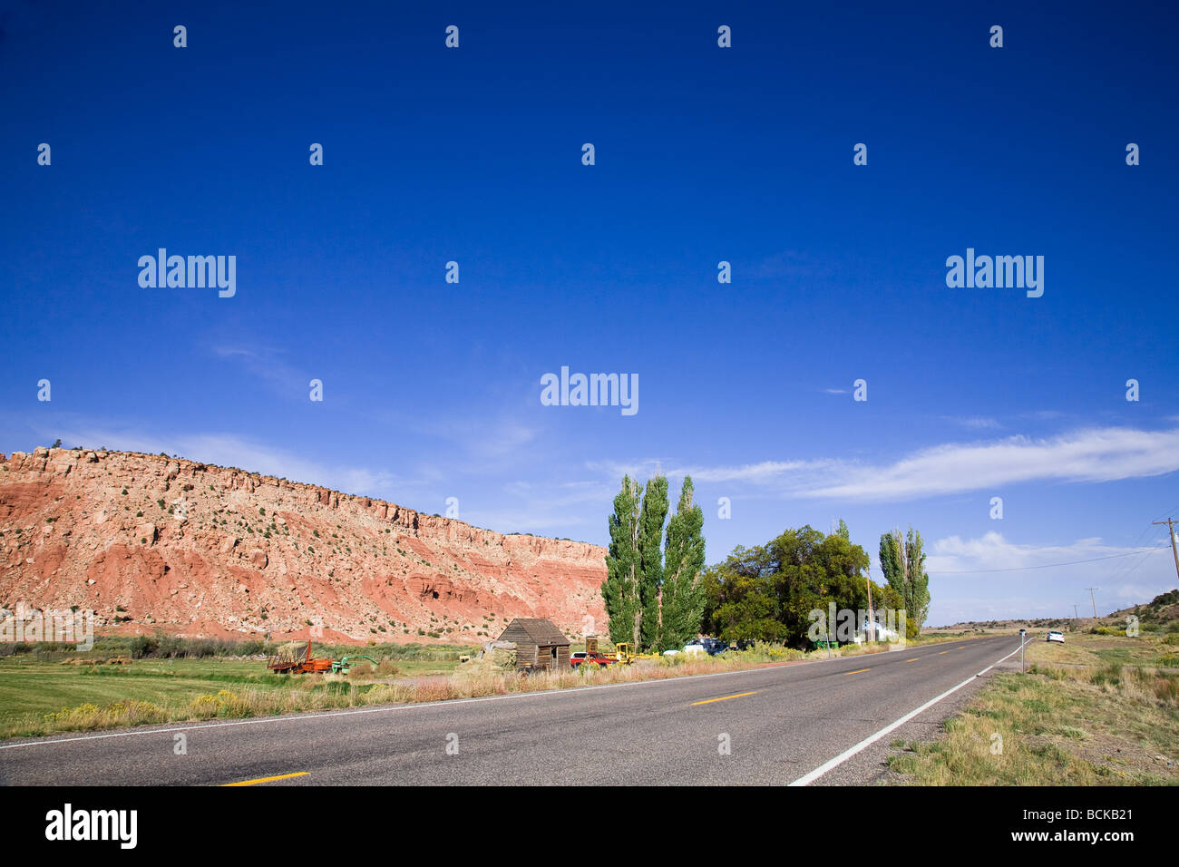 Long desert road utah highway hi-res stock photography and images - Alamy