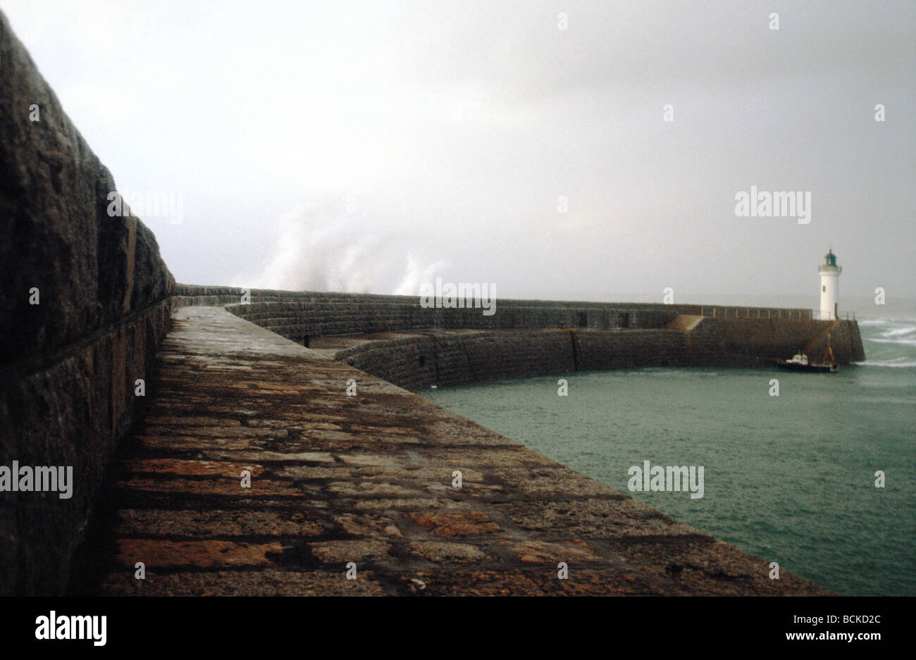 Jetty retaining wall hi-res stock photography and images - Alamy