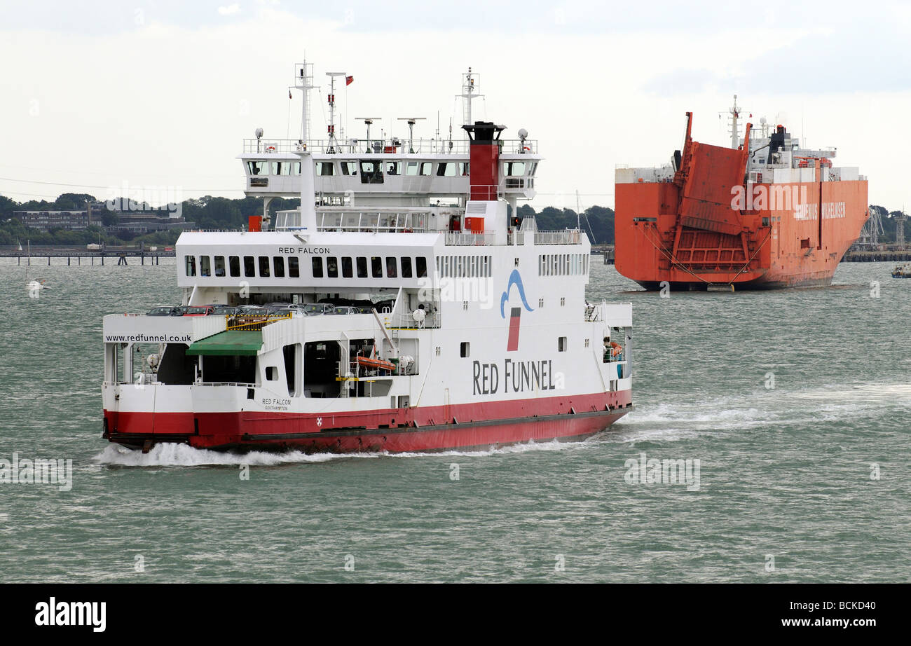 Red Falcon Isle of Wight ferry of the Red Funnel company on Southampton ...