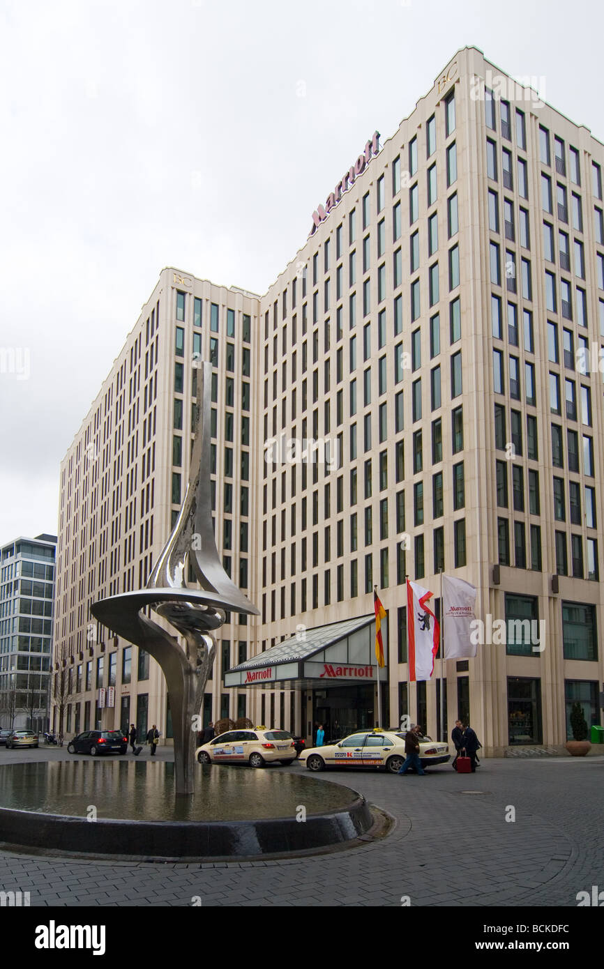 Marriott hotels technology hi-res stock photography and images - Alamy