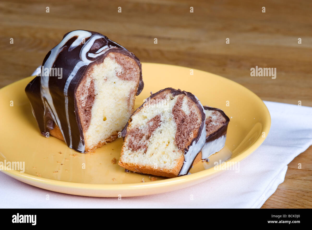 Cut cake hi-res stock photography and images - Alamy