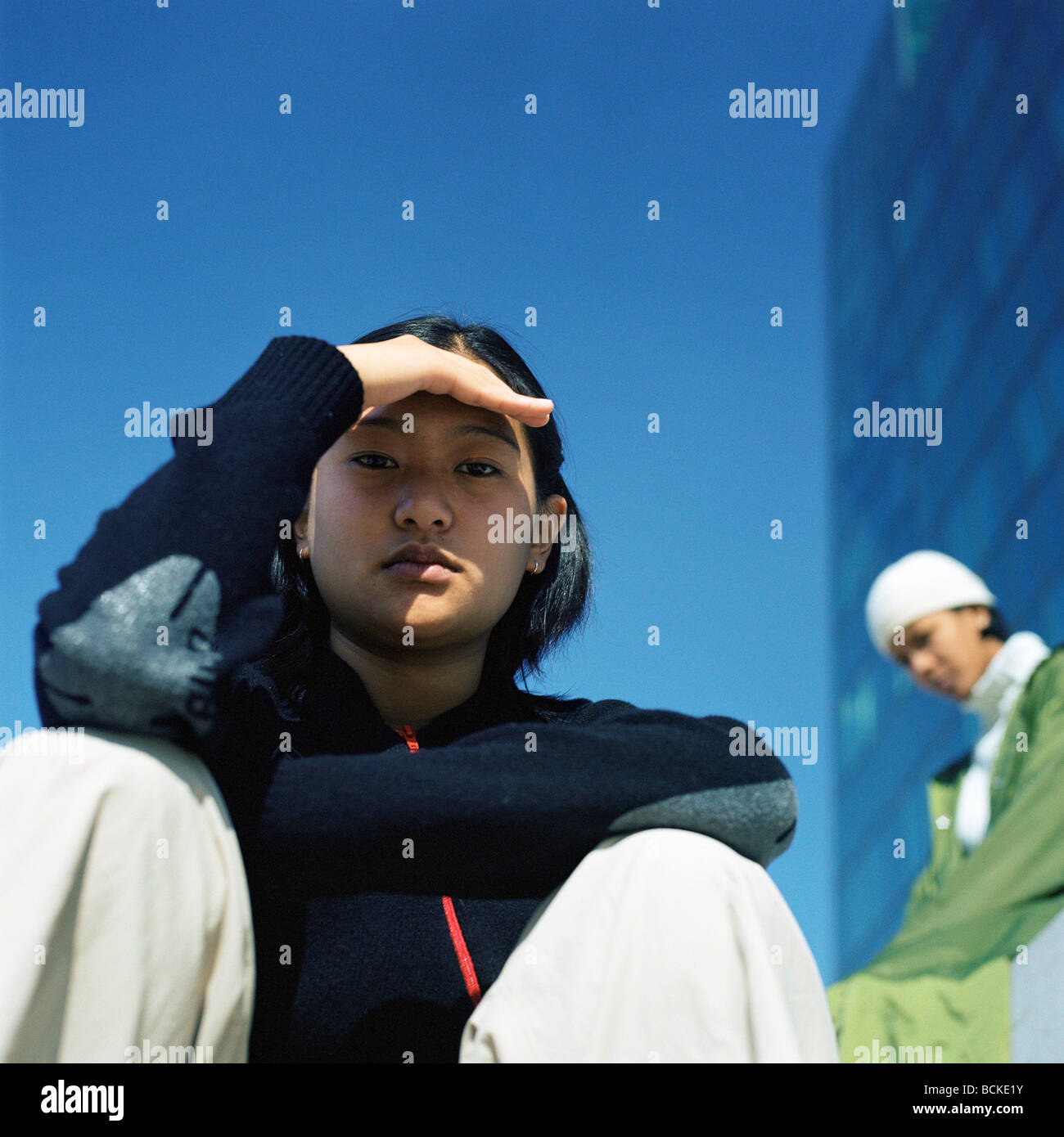 Hands shading eyes hi-res stock photography and images - Alamy