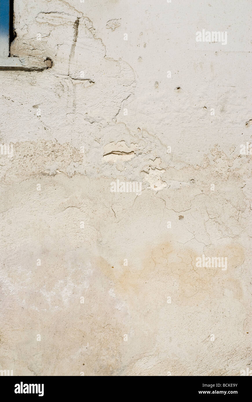 External wall in bad condition Stock Photo - Alamy