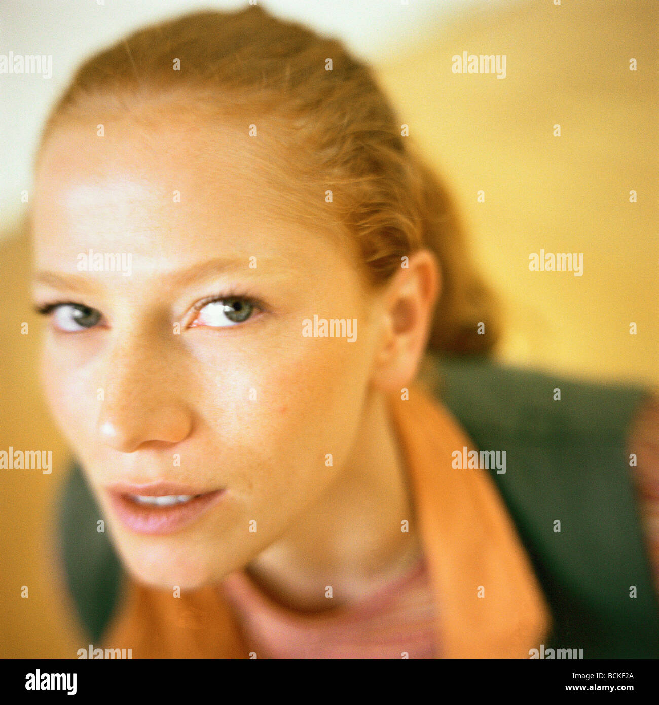 Pretty girls face side view hi-res stock photography and images - Alamy