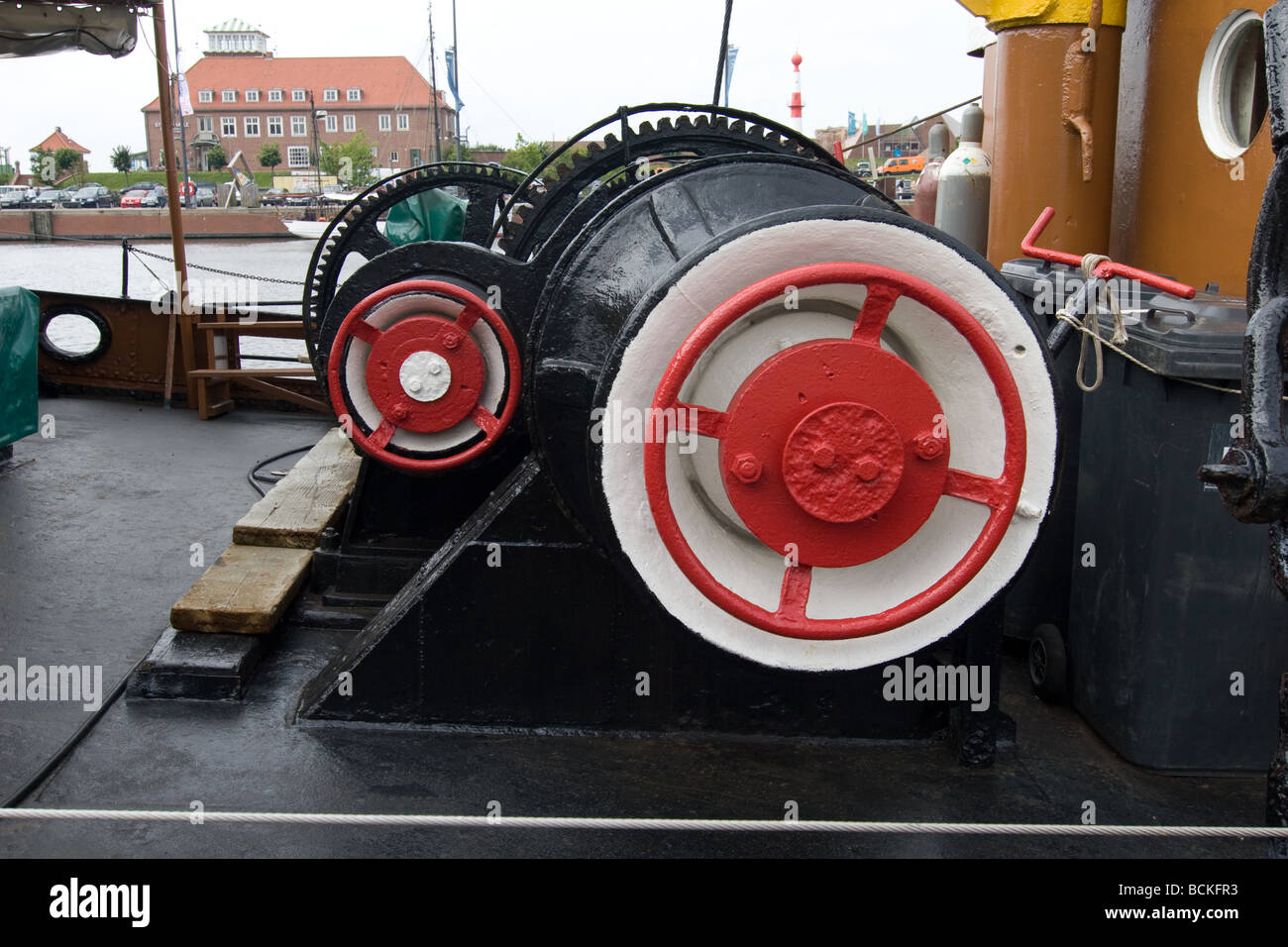 Ships winch hi-res stock photography and images - Alamy