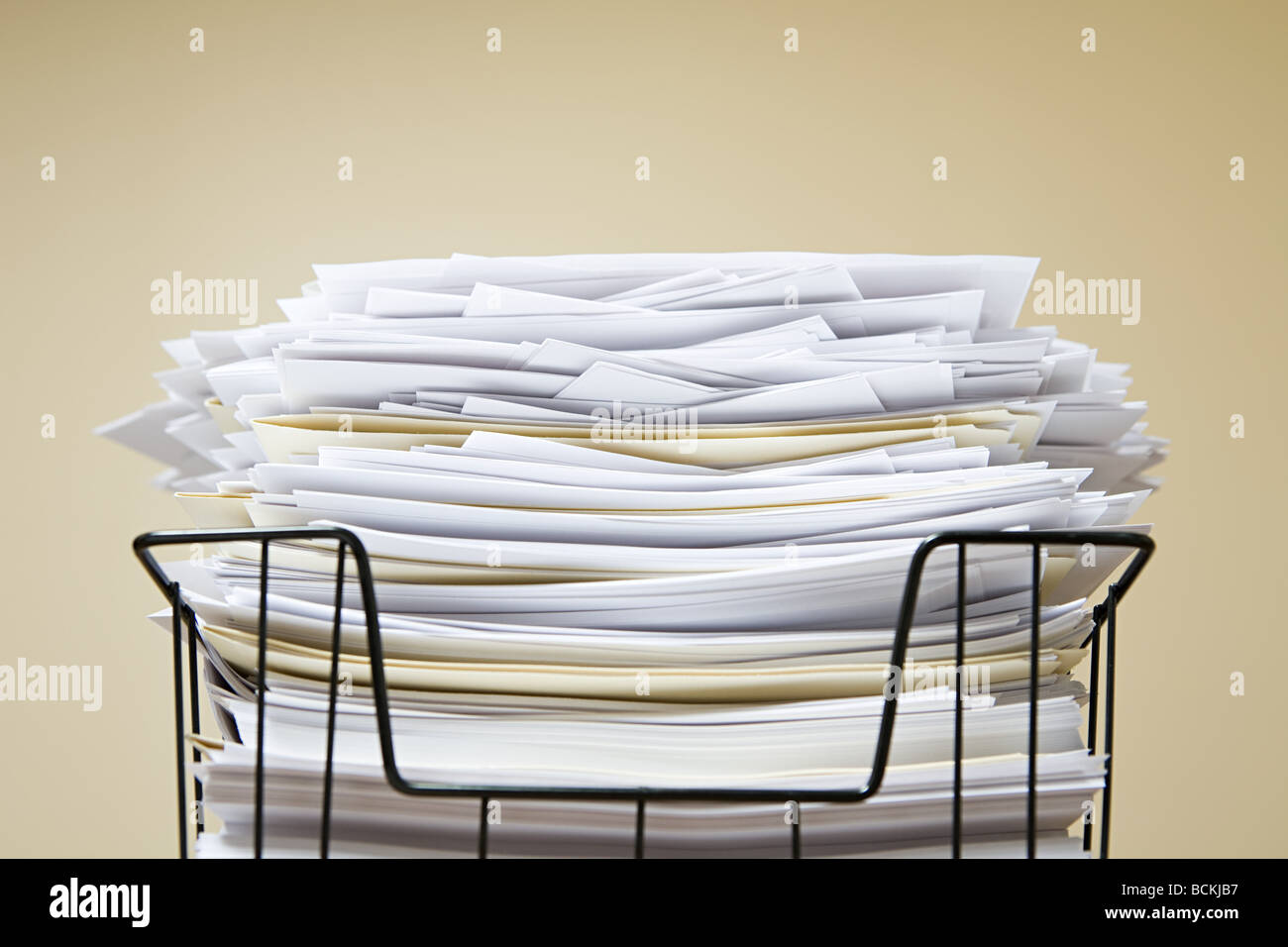 Overflowing inbox hi-res stock photography and images - Alamy