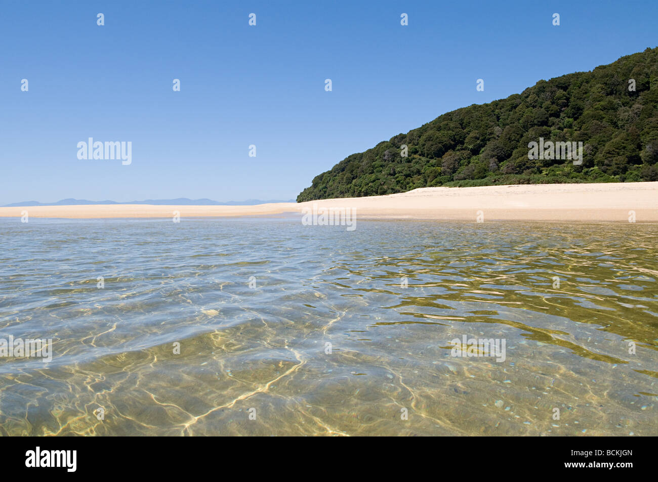 Secluded beach hi-res stock photography and images - Alamy