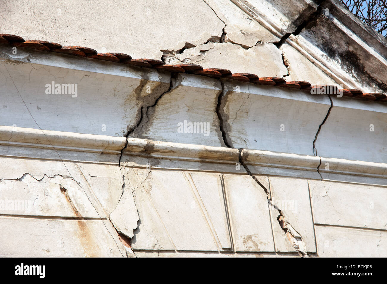 Earthquake damage and cracks in a house wall in South Italy Stock Photo ...