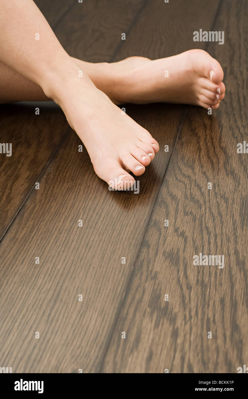 Feet must hi-res stock photography and images - Alamy