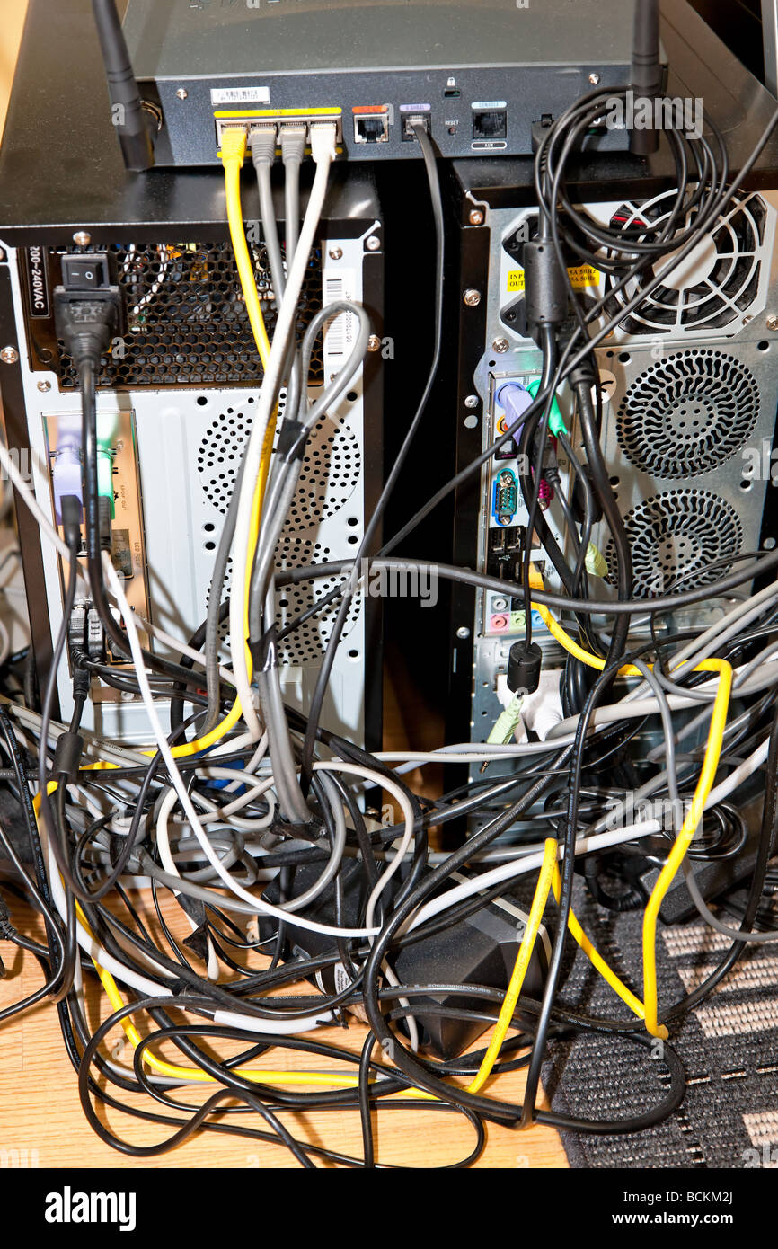 Computer cable clutter hi-res stock photography and images - Alamy