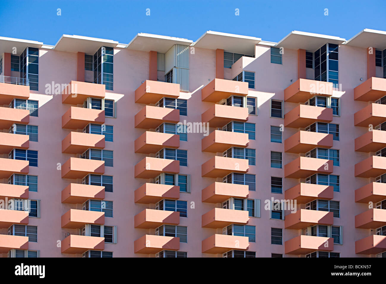 Color building hi-res stock photography and images - Alamy