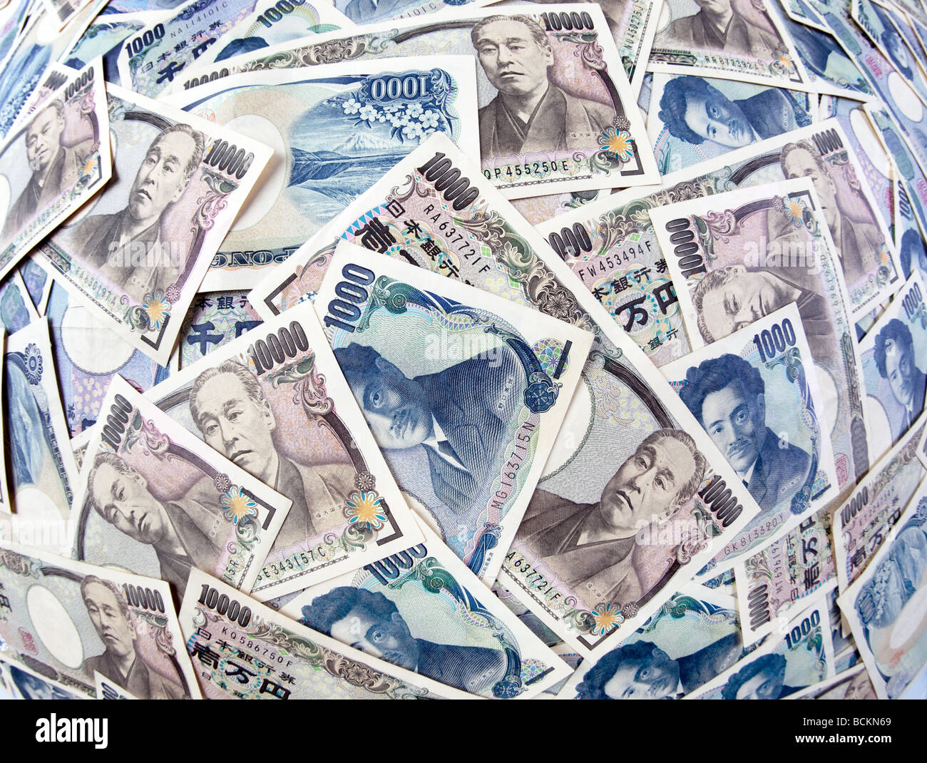 Many Japanese yen currency notes Stock Photo - Alamy