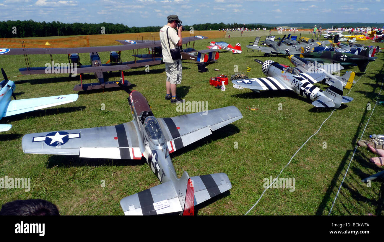 Model air show hi-res stock photography and images - Alamy