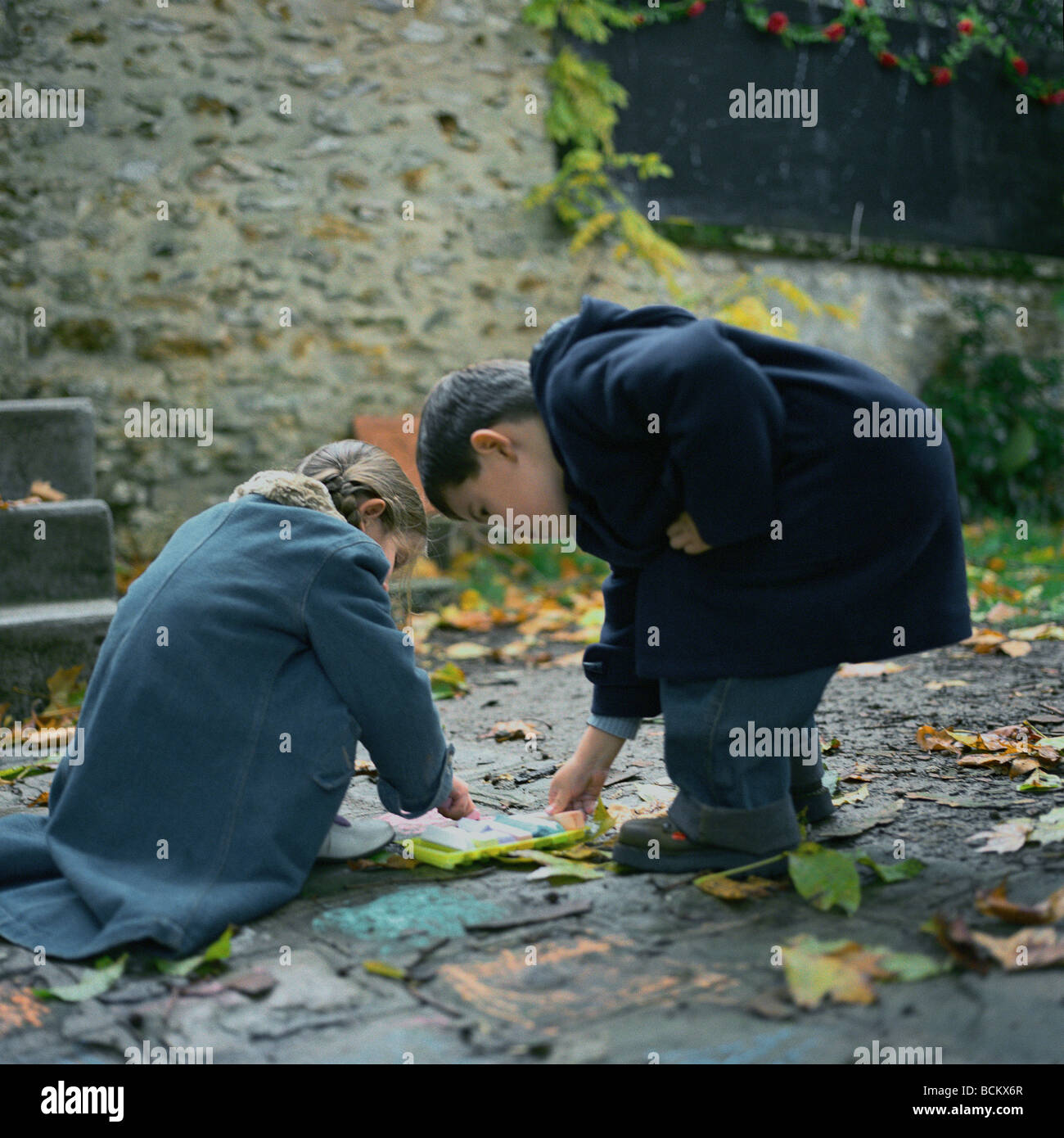 Kids drawing walls hi-res stock photography and images - Alamy