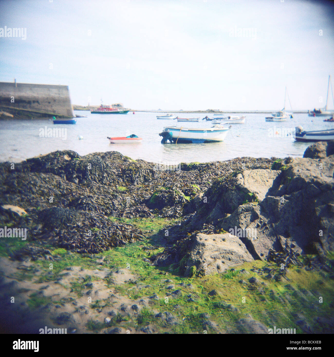 Harbour retaining wall hi-res stock photography and images - Alamy