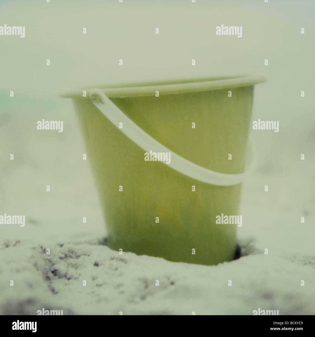 Sandbuckets hi-res stock photography and images - Alamy