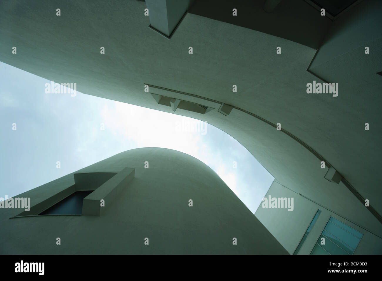 Curved buildings hi-res stock photography and images - Alamy