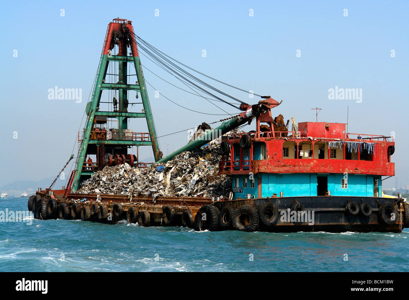 China Hong Kong victoria harbour waste metal being transport to China ...