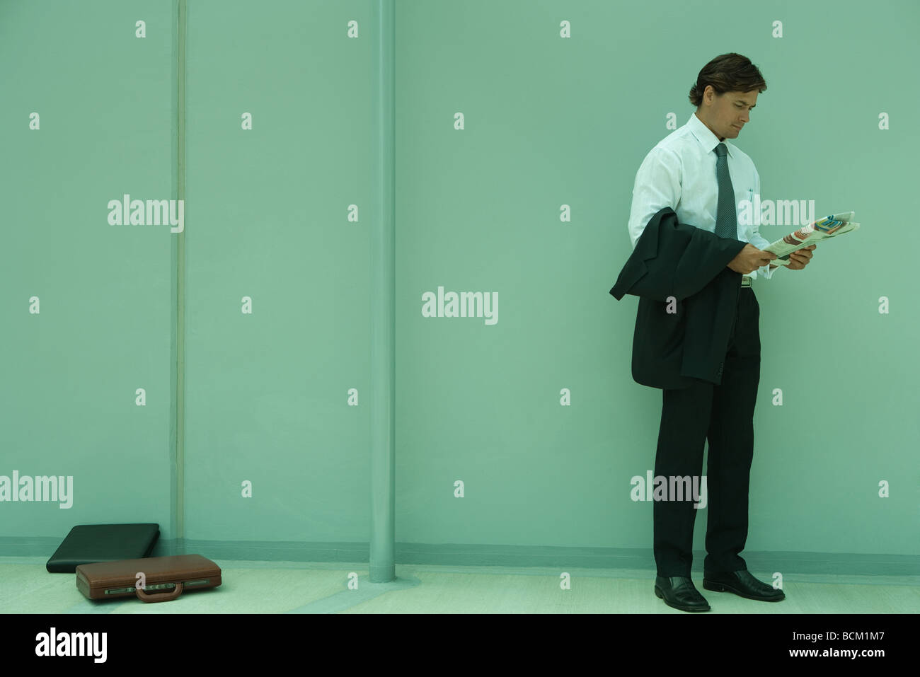 Jacket over arm hi-res stock photography and images - Alamy