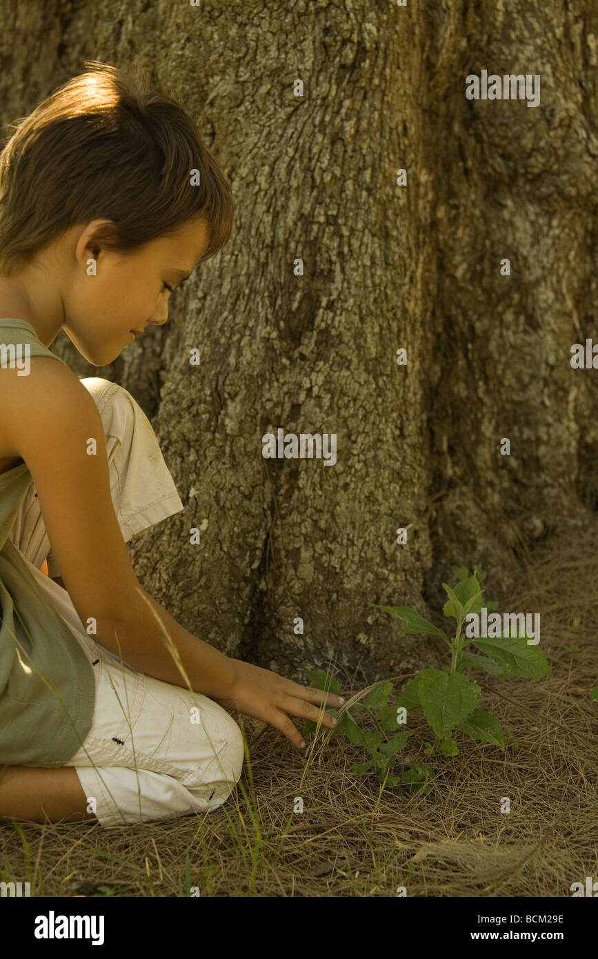 Kneeling Kids High Resolution Stock Photography and Images - Alamy