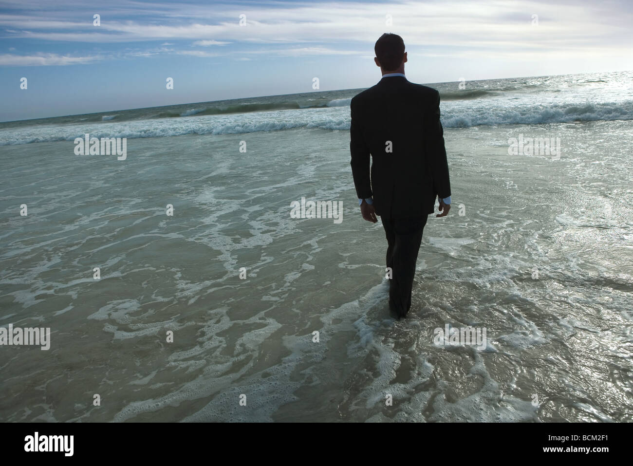Individual walking sea over time hi-res stock photography and images ...