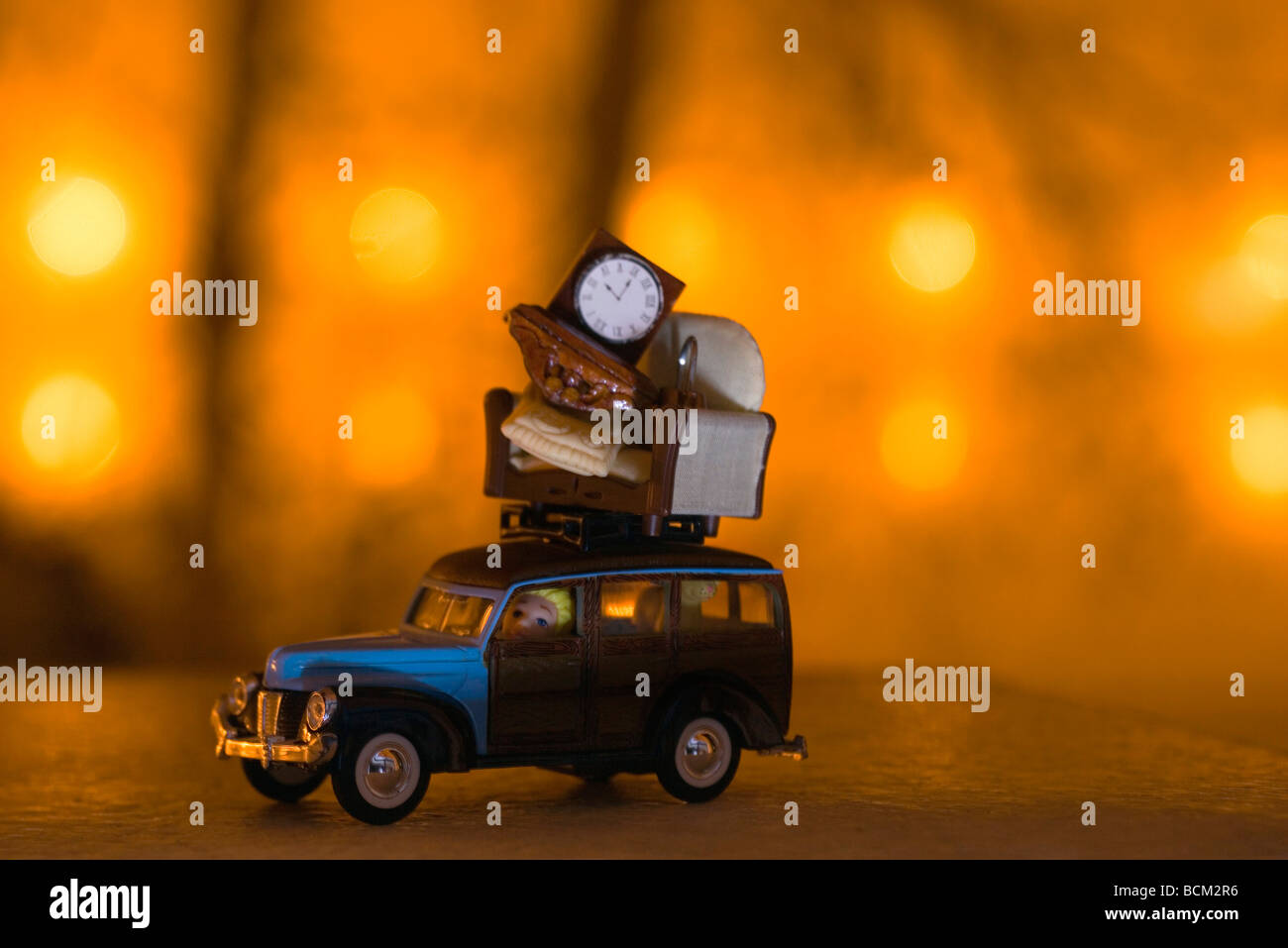 Car moving furniture hi-res stock photography and images - Alamy