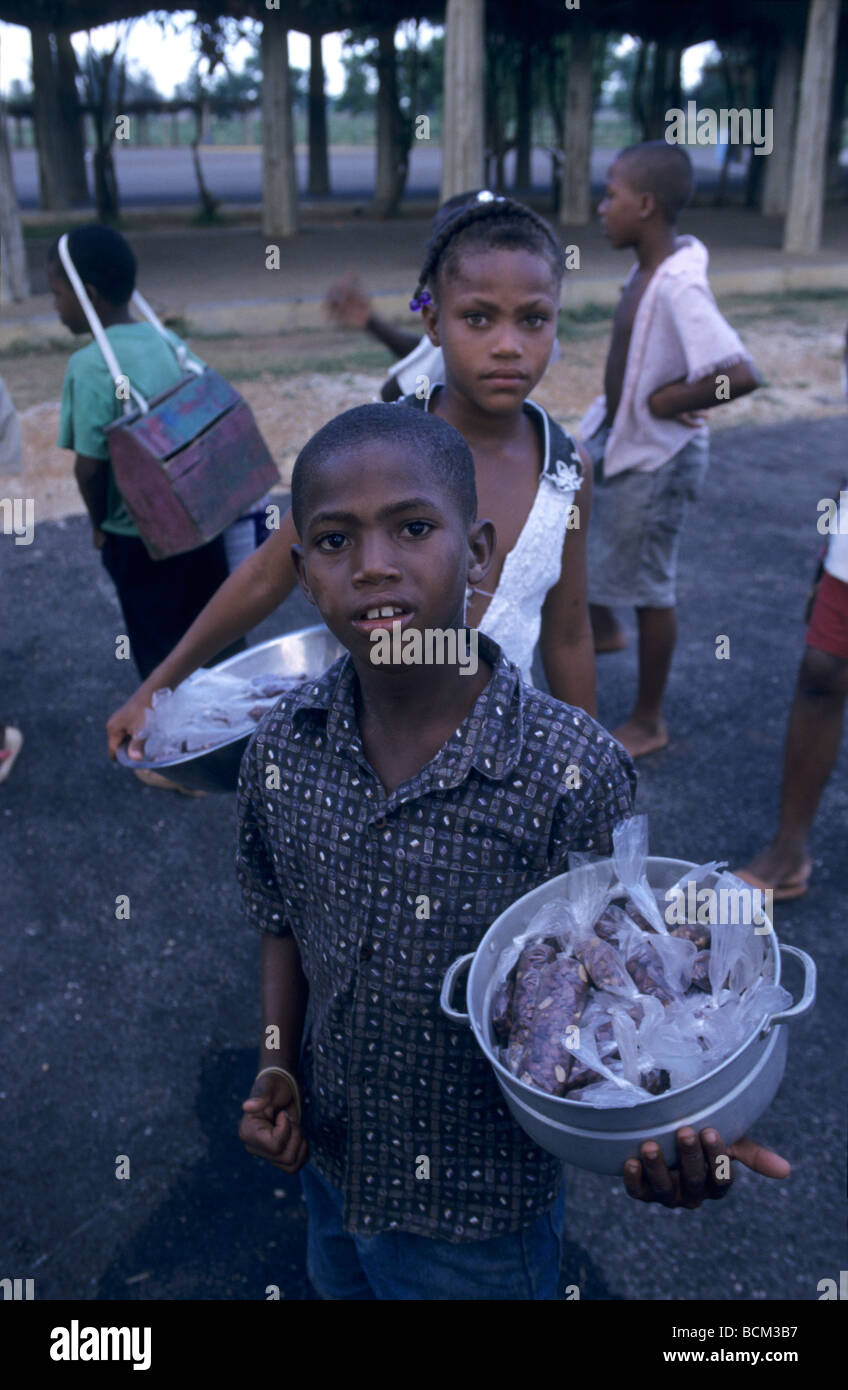 Children in poverty caribbean hi-res stock photography and images - Alamy