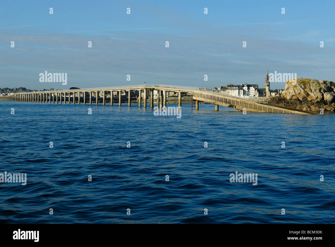 Bridge in the front of Roscoff harbour in Brittany Stock Photo - Alamy