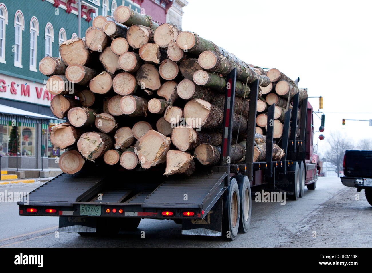 Logging truck driving through rockville hi-res stock photography and ...
