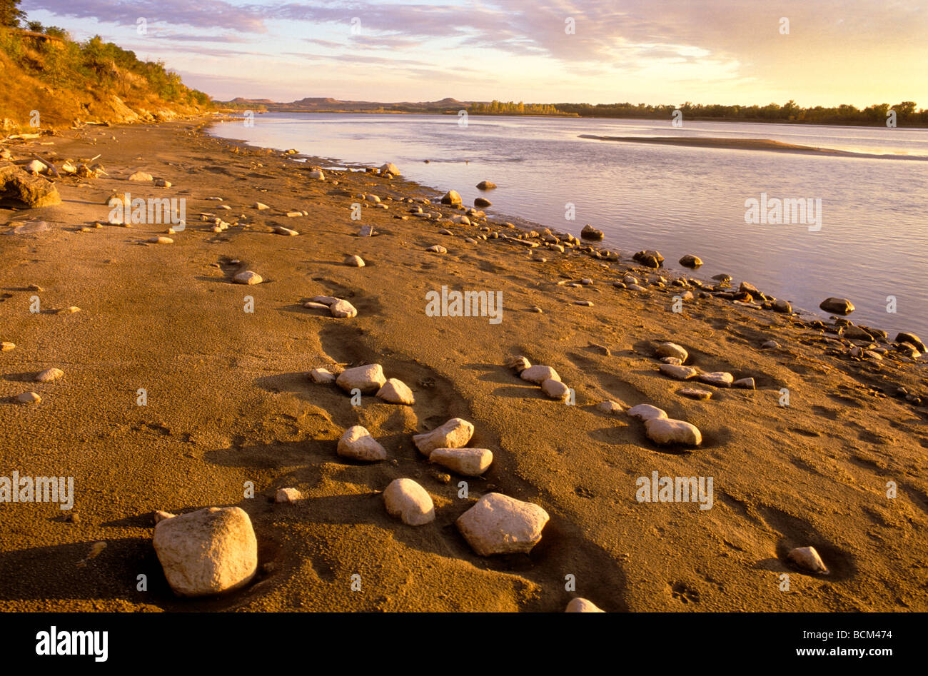 Sunset on remote beach hi-res stock photography and images - Alamy