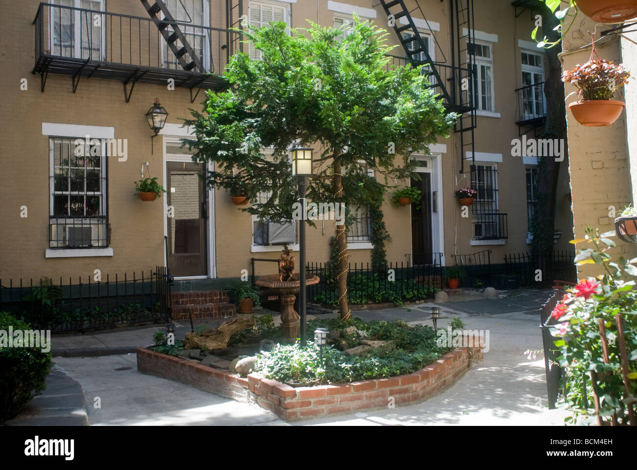 Patchin place new york hi-res stock photography and images - Alamy