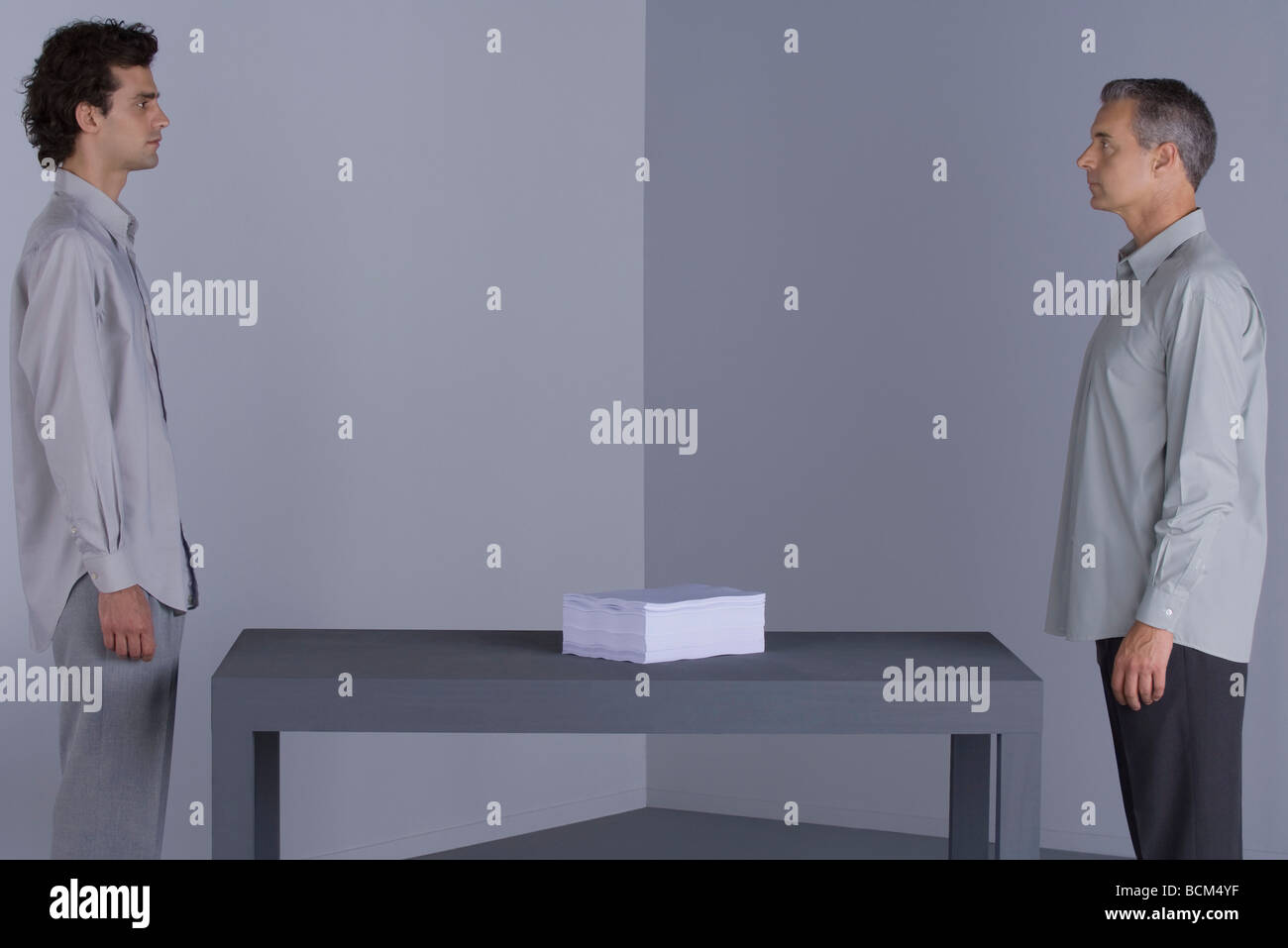 Looking between two others hi-res stock photography and images - Alamy