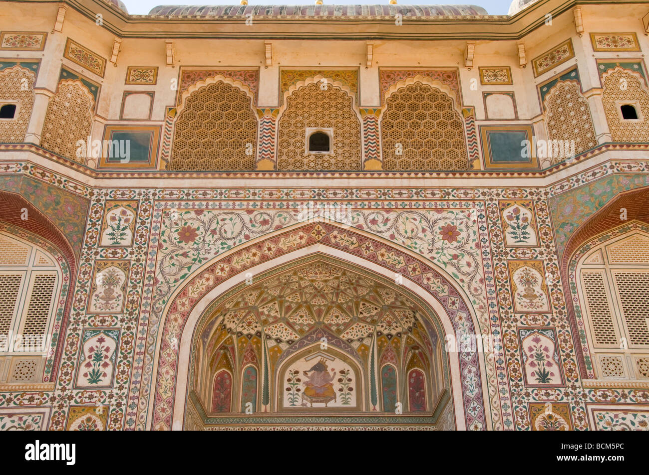 Amber Fort,Lattice Ivory windows, Inlaid Floral Marble designs ...