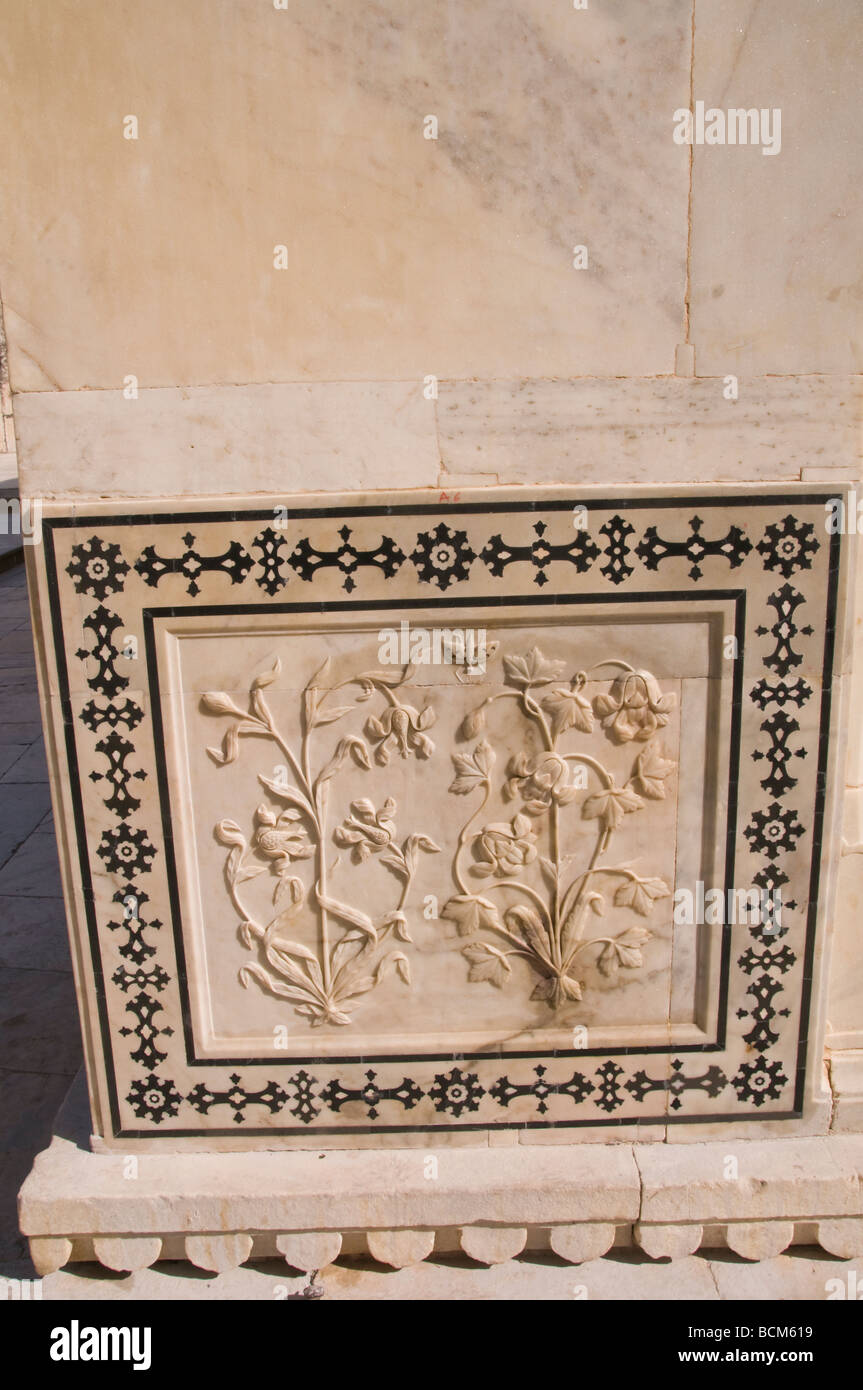 Amber Fort,Lattice Ivory windows, Inlaid Floral Marble designs ...