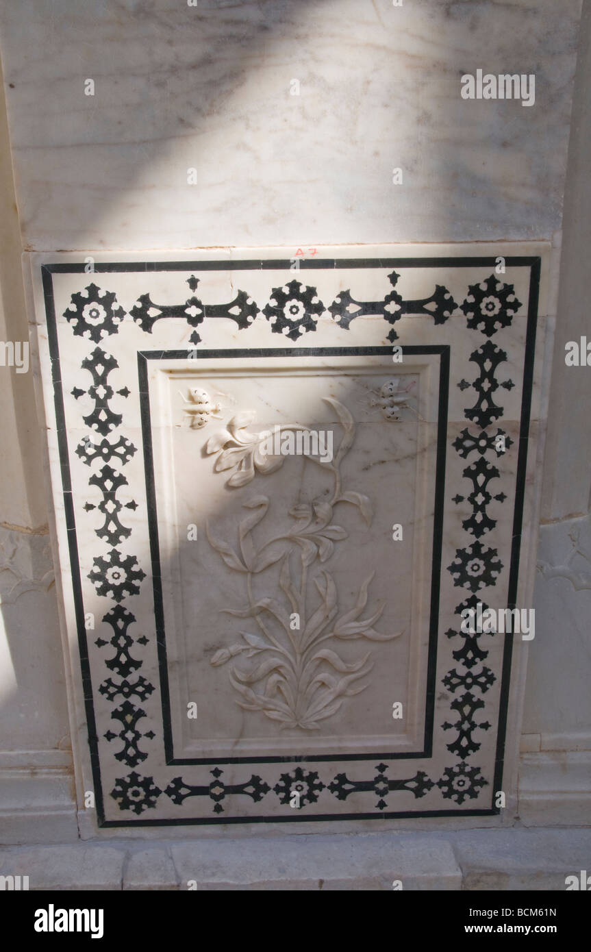 Amber Fort,Lattice Ivory windows, Inlaid Floral Marble designs ...
